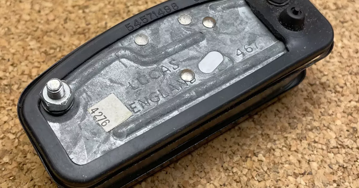 Lucas number plate lamp NOS – Revised.be